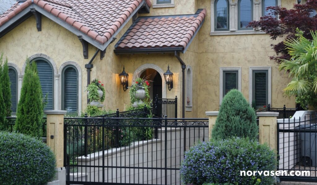4 Unique Design Ideas for Custom Gates That Will Make Your Home Stand ...